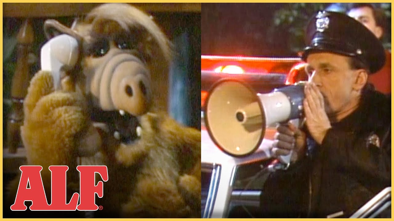ALF's Hostage Situation with the Police 🚓 | S2 Ep18 Clip - YouTube
