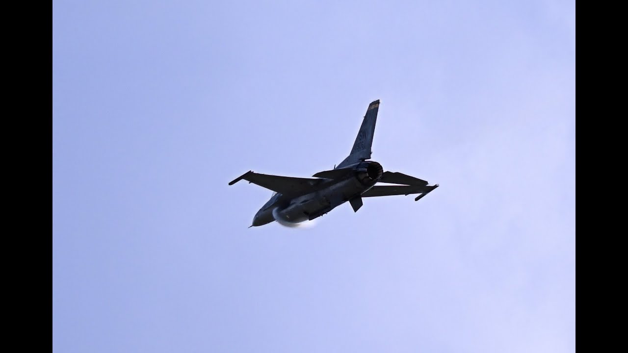 "Breathtaking F-16 Falcon Flyby at Hyundai Air & Sea Show" - YouTube