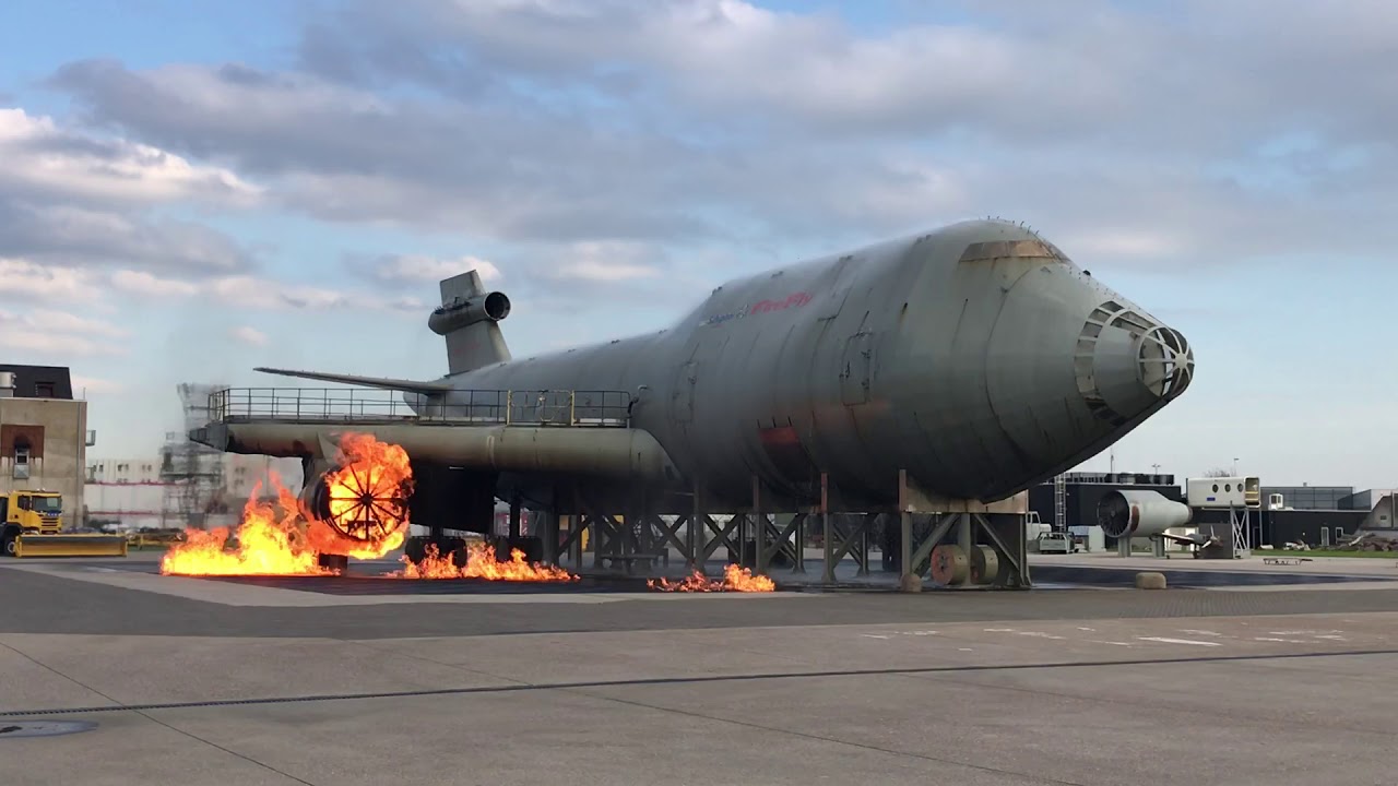 Amsterdam Schiphol - Fire Department training on the FireFly - YouTube