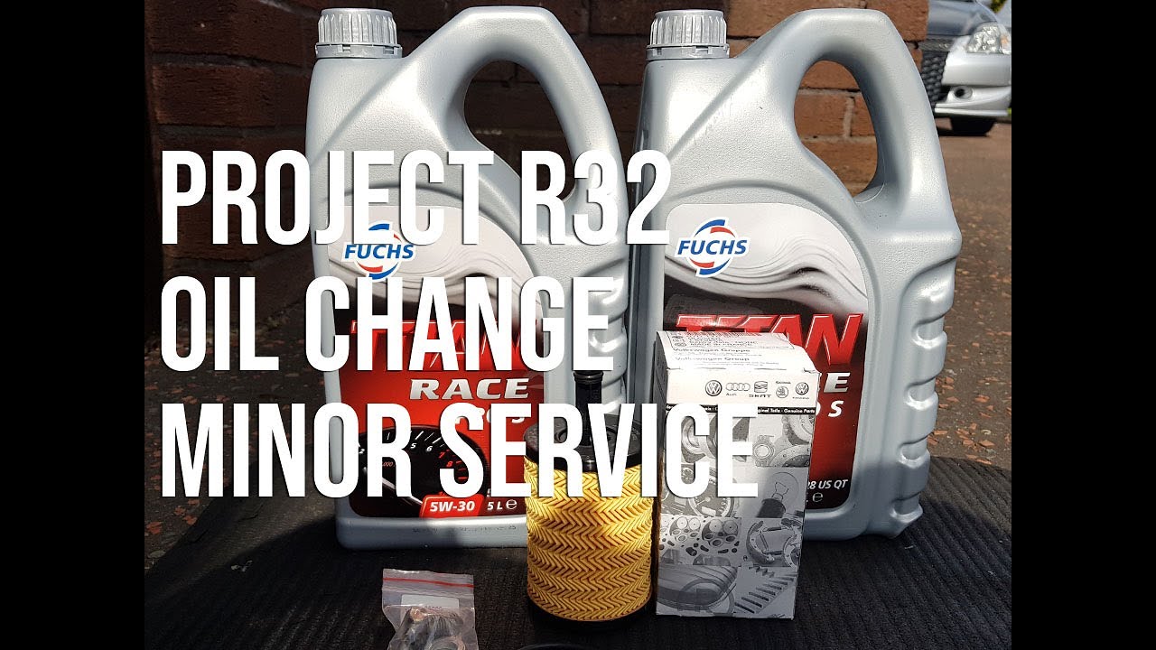 How to change the engine oil on a Mk5 R32 basic service - YouTube