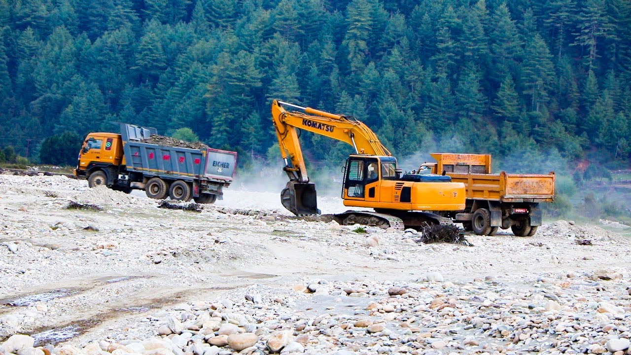 Excavator Loading into Dump Trucks | Excavator Videos | Excavator Toys ...