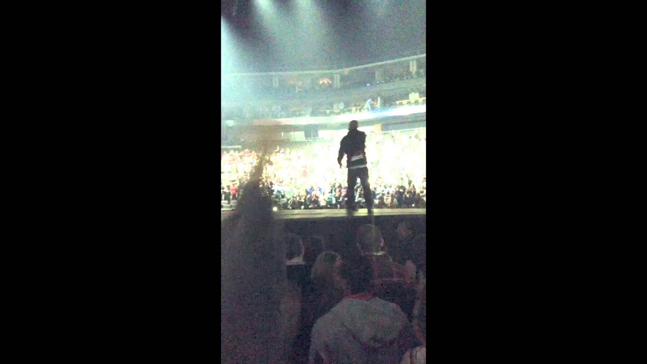 Tech N9ne Joins Kendrick Lamar On Stage | Video - YouTube