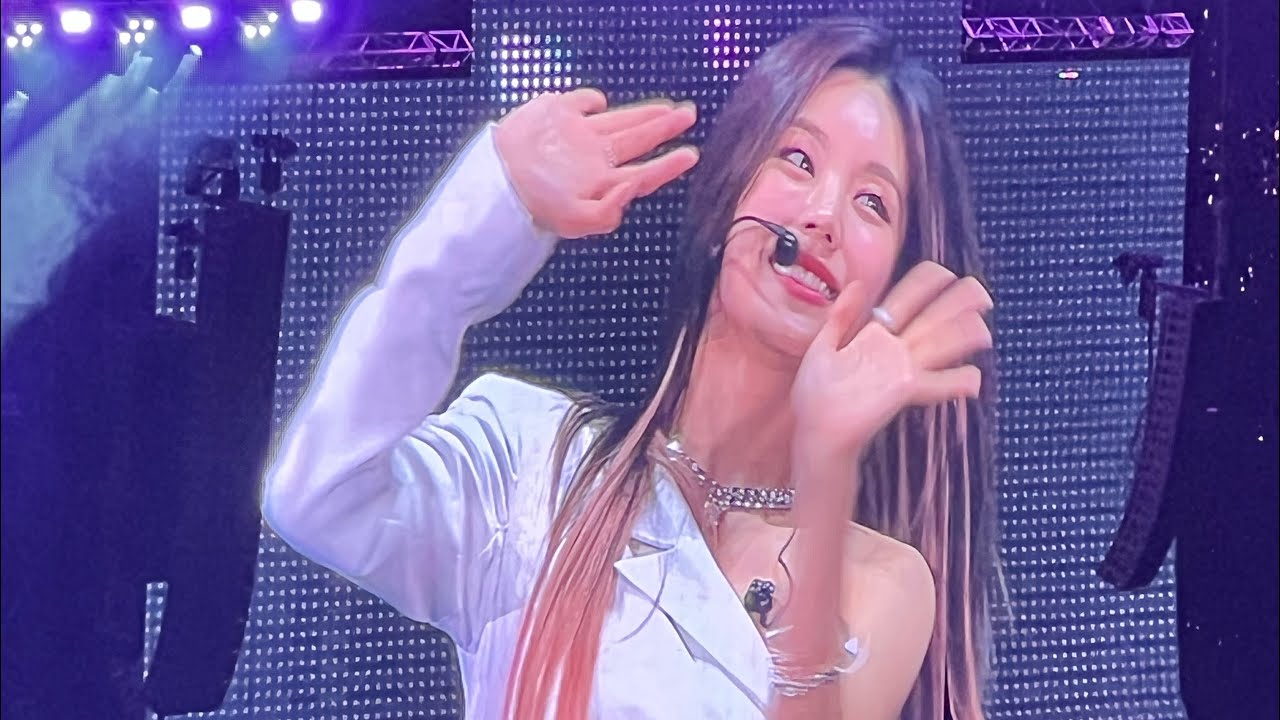 220917 The Golden Hour: 오렌지 태양 아래 아이유 IU 콘서트 초대가수 ITZY(있지)-SNEAKERS ...