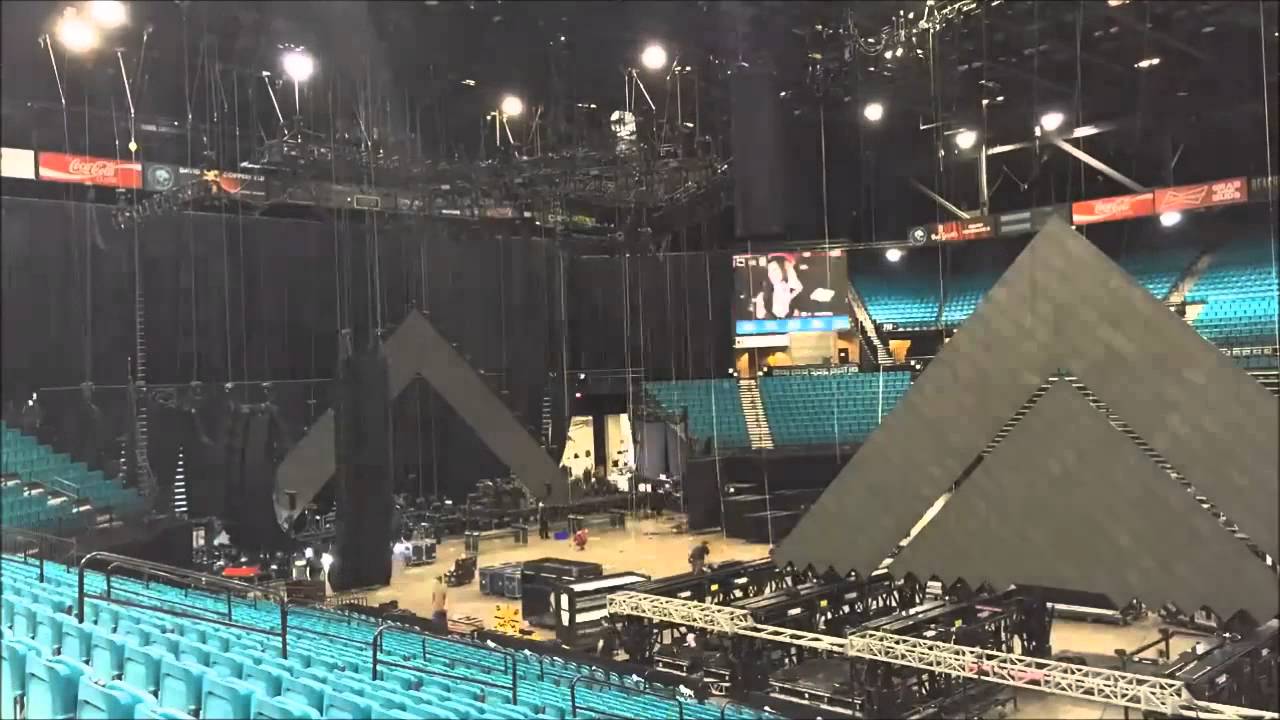 Prismatic World Tour Stage Build (Katy Perry) - YouTube
