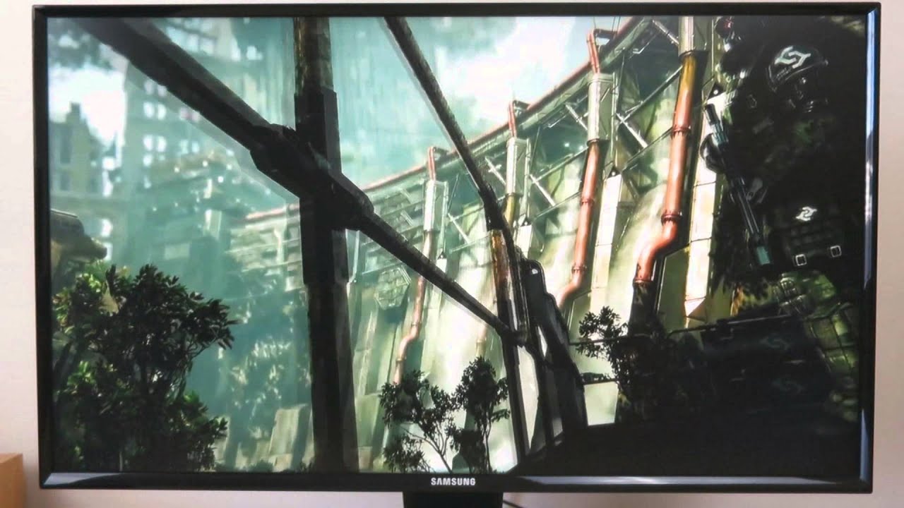 Gaming on the 24" Samsung S24D590L - YouTube