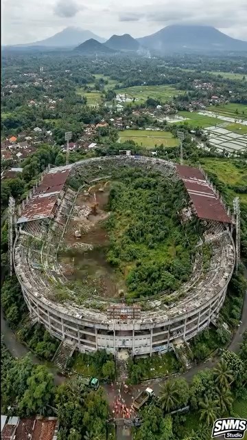“Renovating an Abandoned Stadium into a Modern Mega Arena!” - YouTube