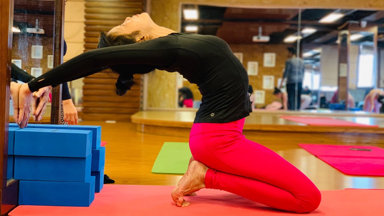 How To Do a Hollow Back | Advanced Backbend Techniques | Yograja - YouTube