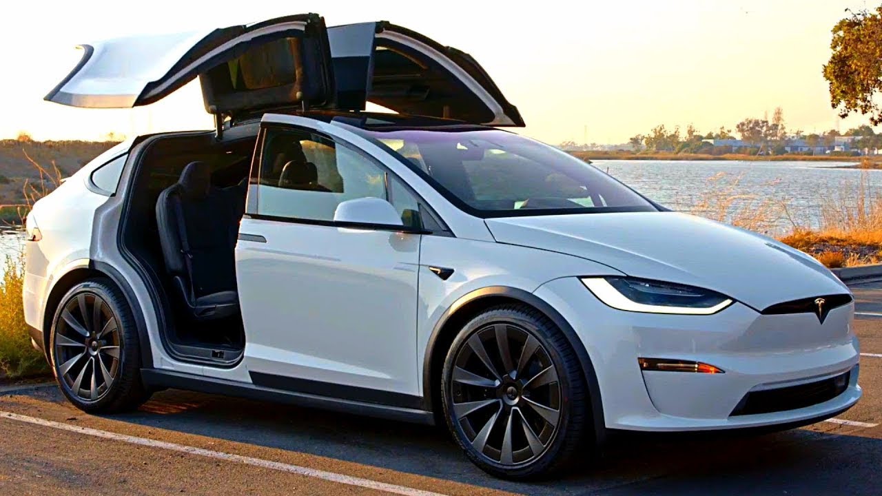 Tesla Model X Plaid review The GOAT @carwow - YouTube