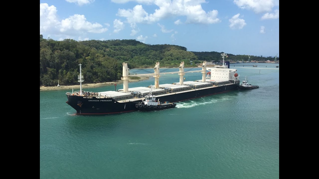 Berthing Maneuver with tugs Bulk Carrier Ship Brazil Terminal ...