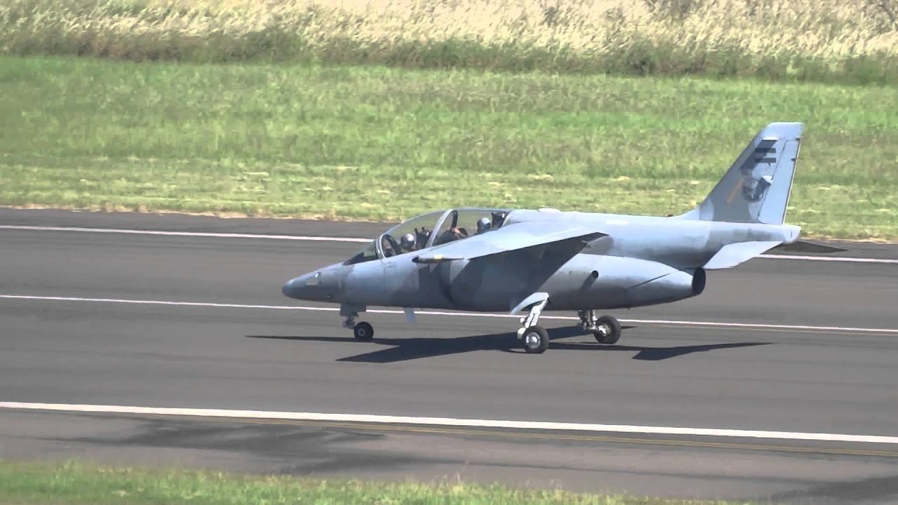 Arribo a Resistencia de una sección de IA-63 Pampa II de la Fuerza ...