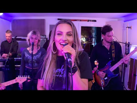 The Ultimate Live Cover of Pat Benatar's 'Love Is a Battlefield'