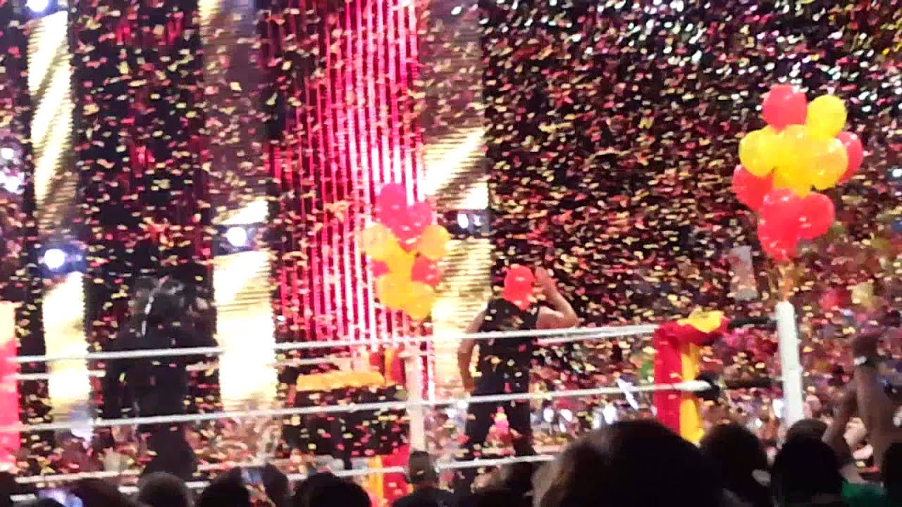 WWE RAW in Portland - Hulk Hogan Birthday Celebration - YouTube