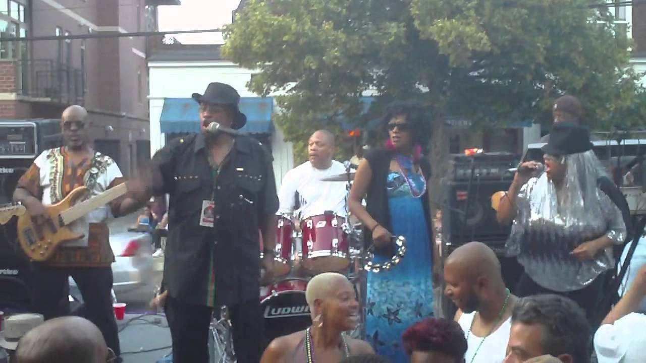 Universal Funk Mob - Standing on the Verge/Flashlight - YouTube