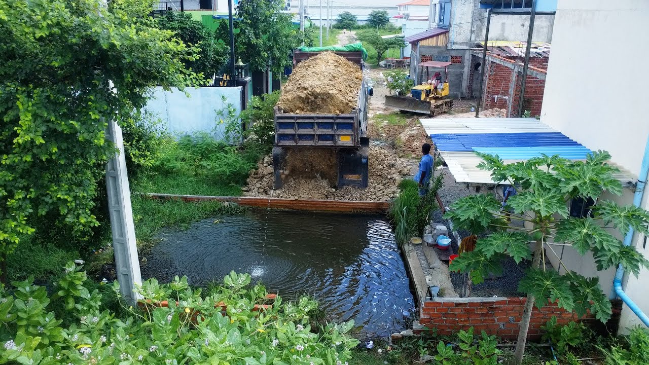 Heavy Load Delivery with Dump Truck & Bulldozer Setup - YouTube