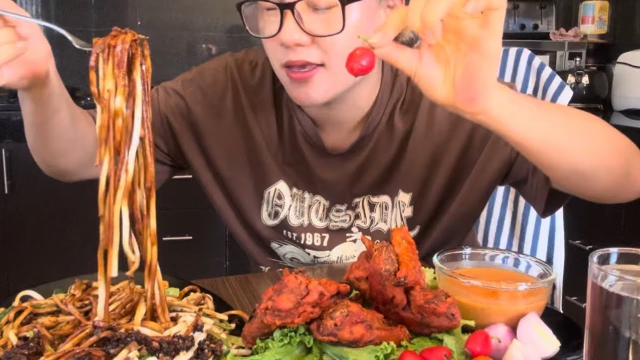 Buff Kima Noodles, chicken wings with Dalle Khorsani! - YouTube