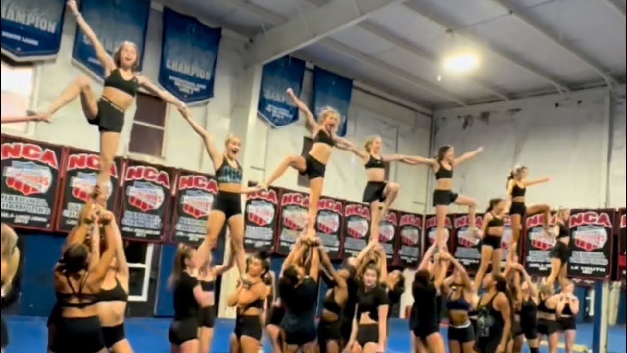 Cheer Extreme Sr Elite last practice 2023! - YouTube