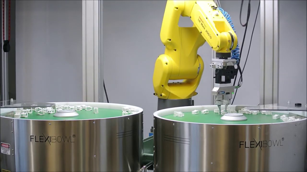 Double FlexiBowl® + Fanuc Robot Assembly System / RS Automation - YouTube