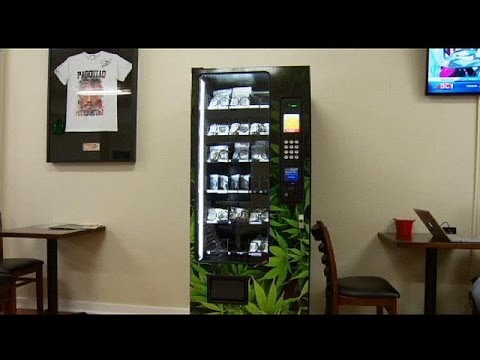 İlk esrar satış makinesi hizmete girdi