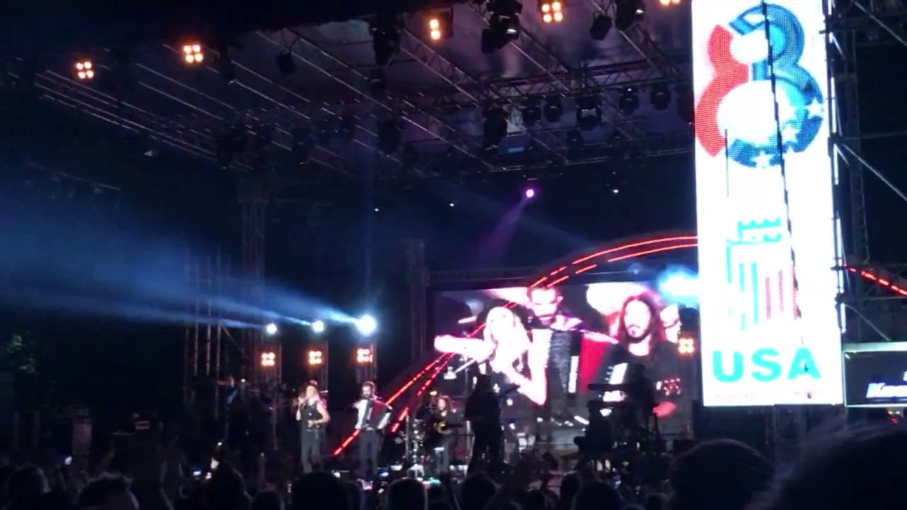 Δεν είναι ψέμα - Άννα Βισση live @ ΔΕΘ - YouTube