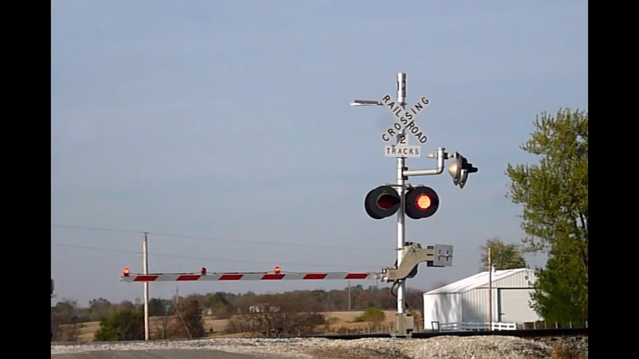 BNSF Railroad Crossing - YouTube