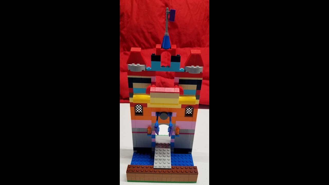 Castle Front with Moat Lego 10692 & 10698 - YouTube