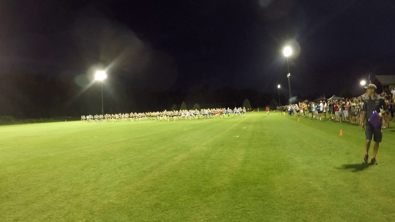 Run for Gold, Start of Boys Varsity Race - YouTube