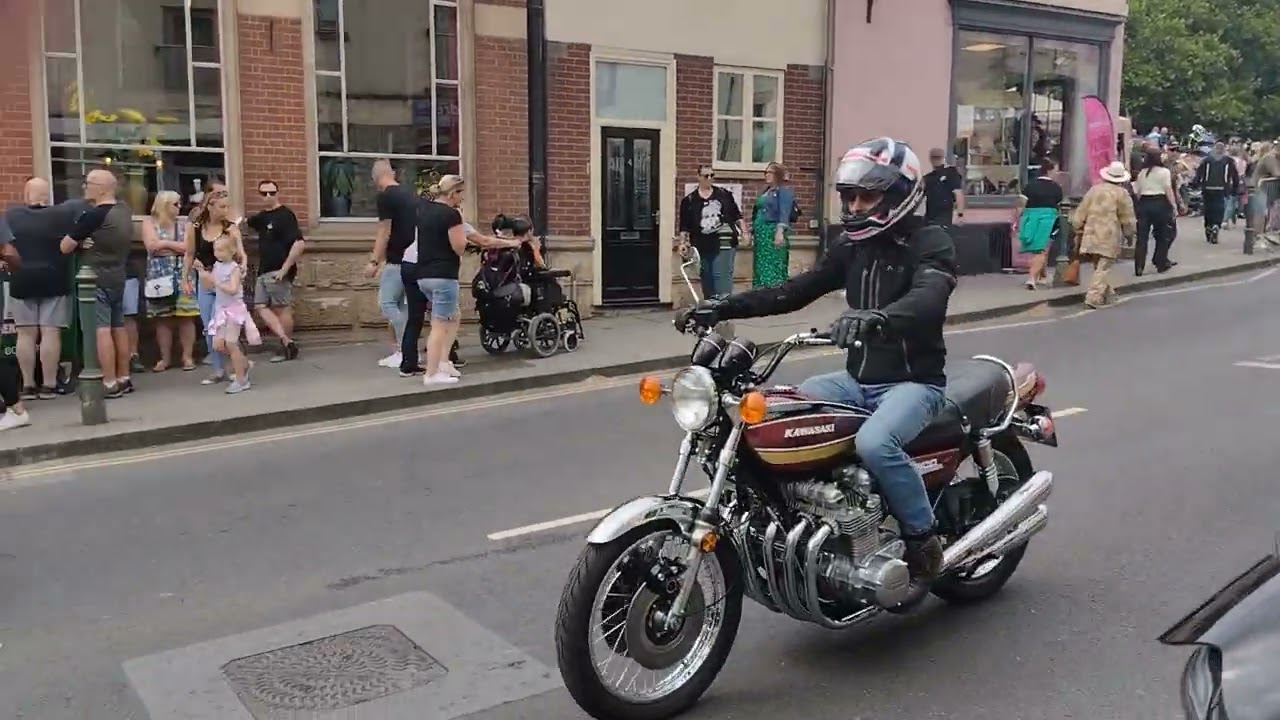 CALNE BIKE MEET 2022. ALAN MILLYARD RIDING HIS 6 CYL Z900 - YouTube