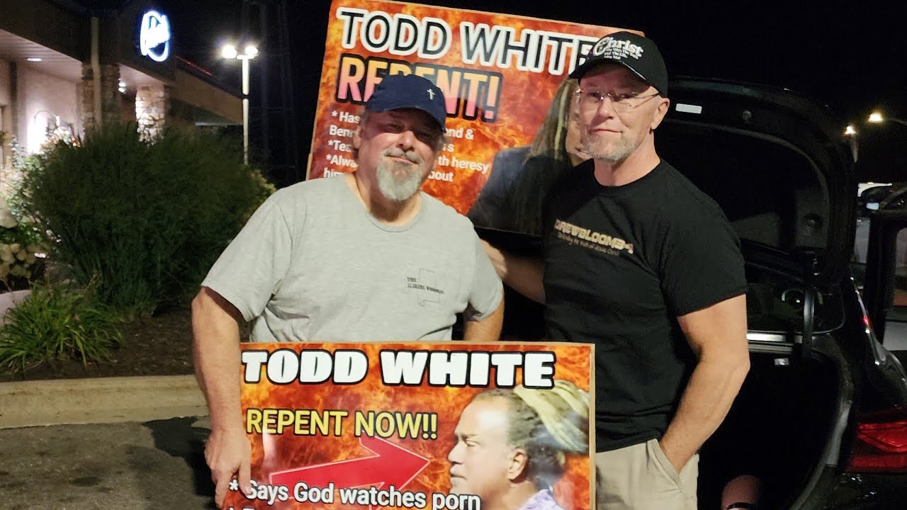 Bull-Horning Todd White LIVE - YouTube