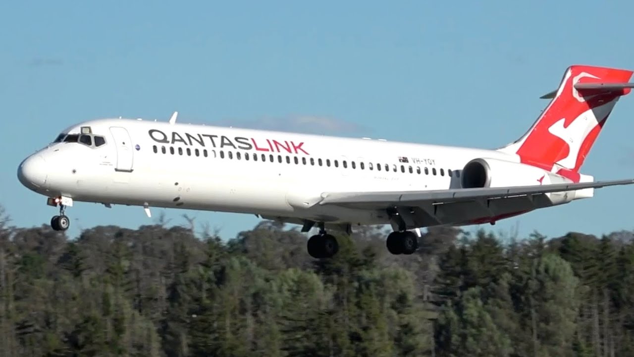 15 MINS of STUNNING EVENING Plane Spotting | Canberra Airport Evening ...