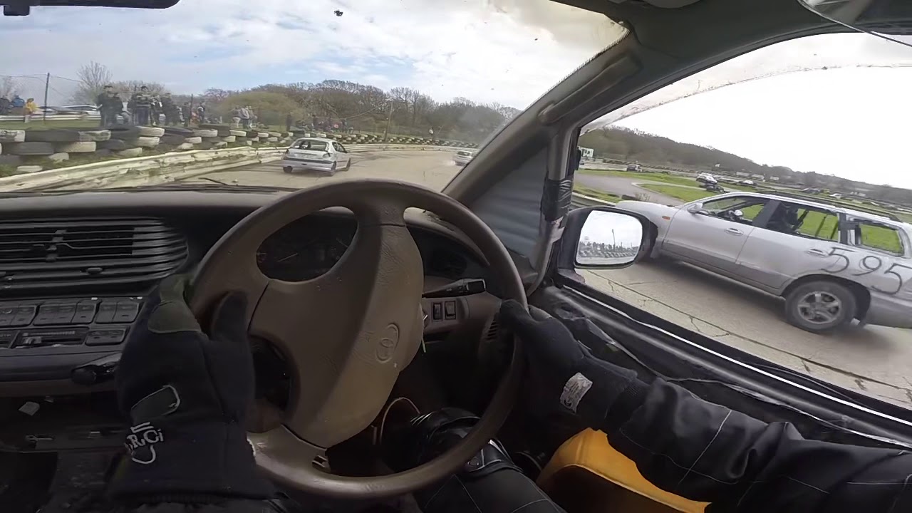 CB contact Race 1 Angmering Oval Raceway 15/3/20 Matty-P520 - YouTube