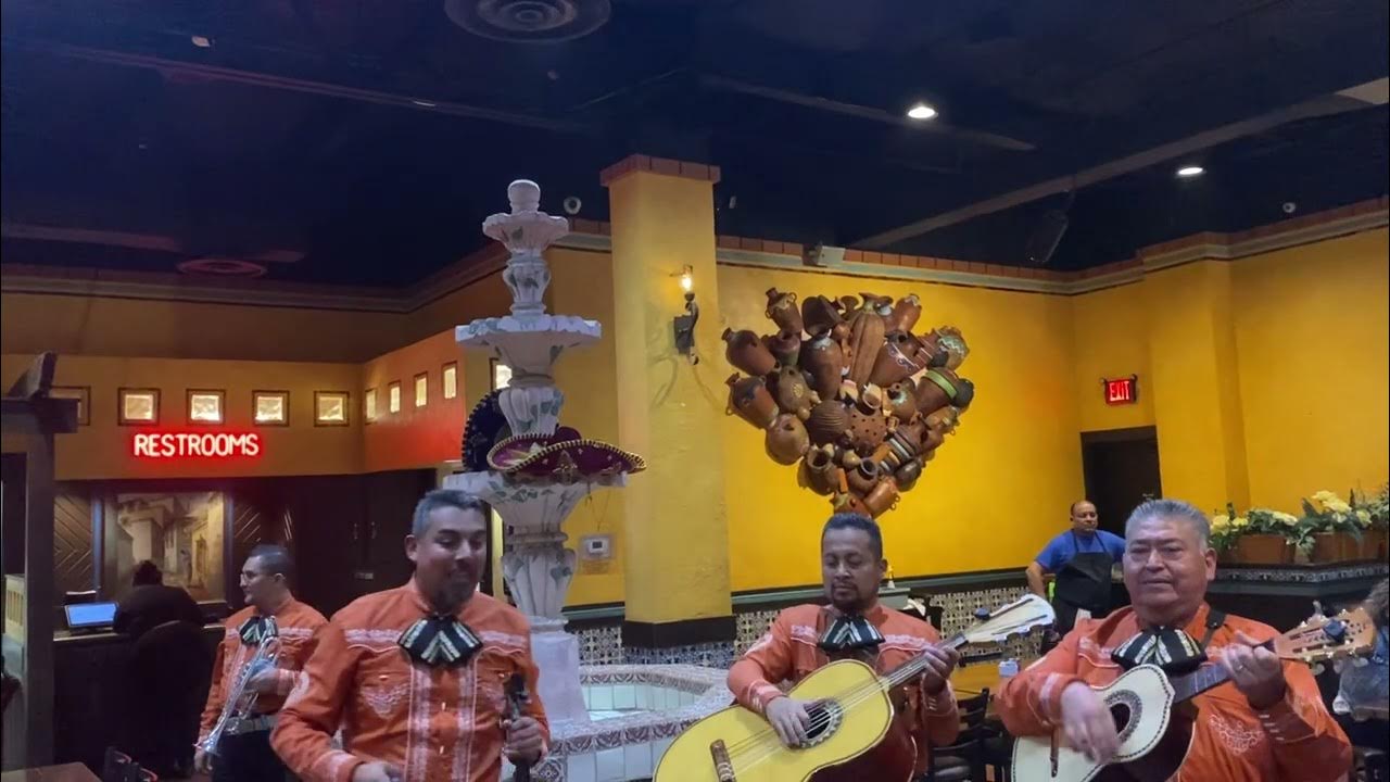 Jingle Bells - Mariachi Emperadores De Mexico: Galveston 1 (12-4-2024 ...