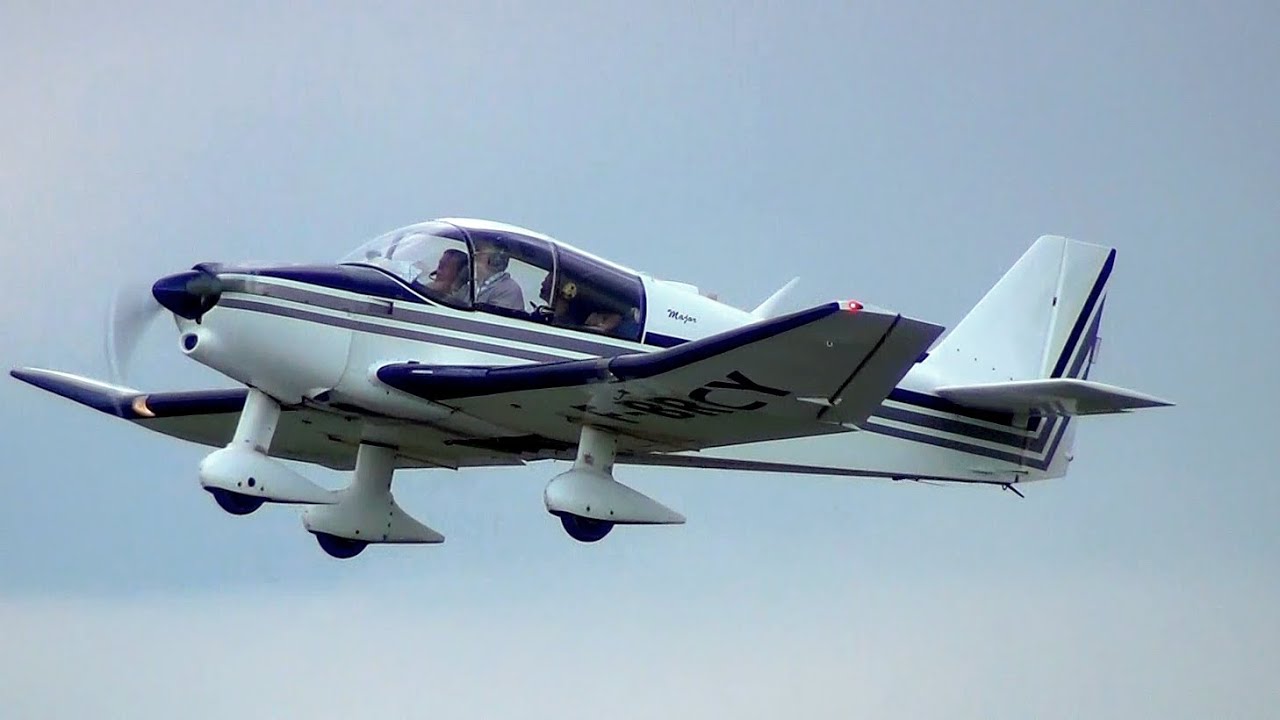 Robin DR340 F-BRCY takeoff from Millau-Larzac [LFCM] - YouTube