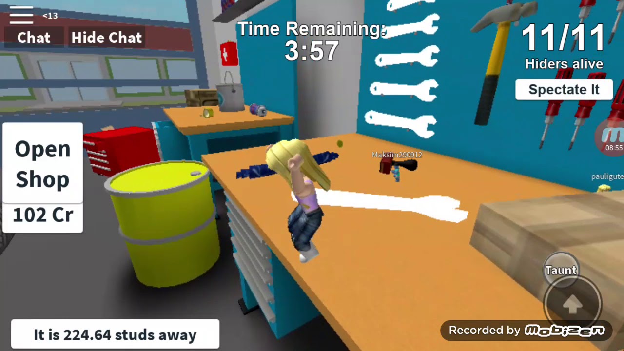 Playing roblocks hide and seek and horrfic doors - YouTube