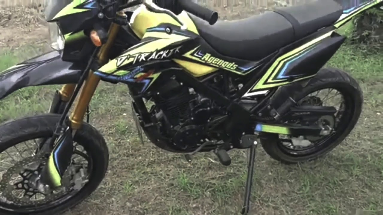 Sunday Morning Kawasaki D'Tracker - YouTube