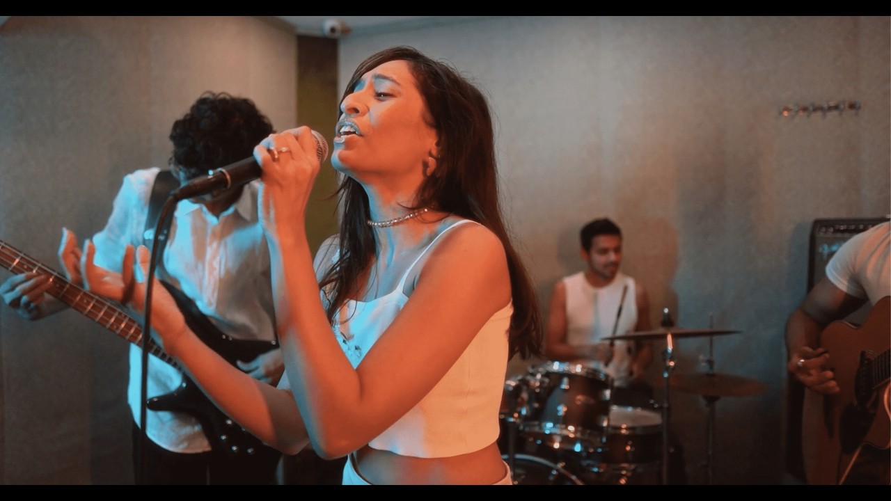 KritiNish Live - Tu he meri shab hai X Kyu aaj kal medley - YouTube