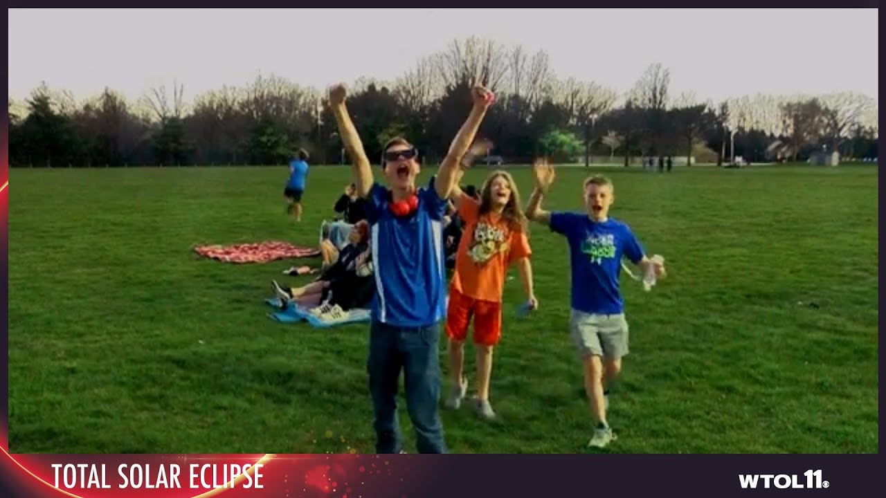Solar eclipse wows crowds in Springfield Township - YouTube
