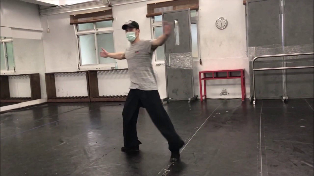 "13 sounds" of Peking Opera - YouTube