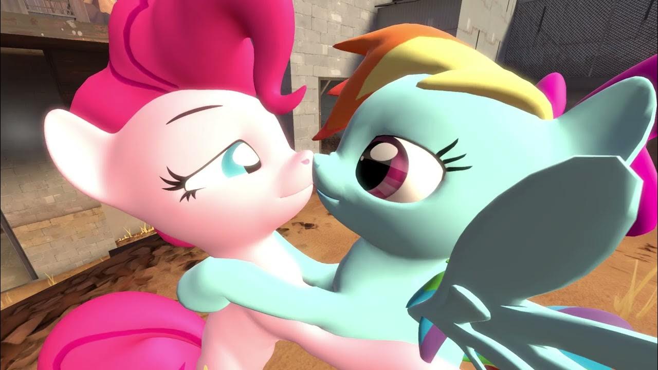 Rainbow Dash and Pinkie Pie Kiss and Hug[SFM MLP animation] - YouTube