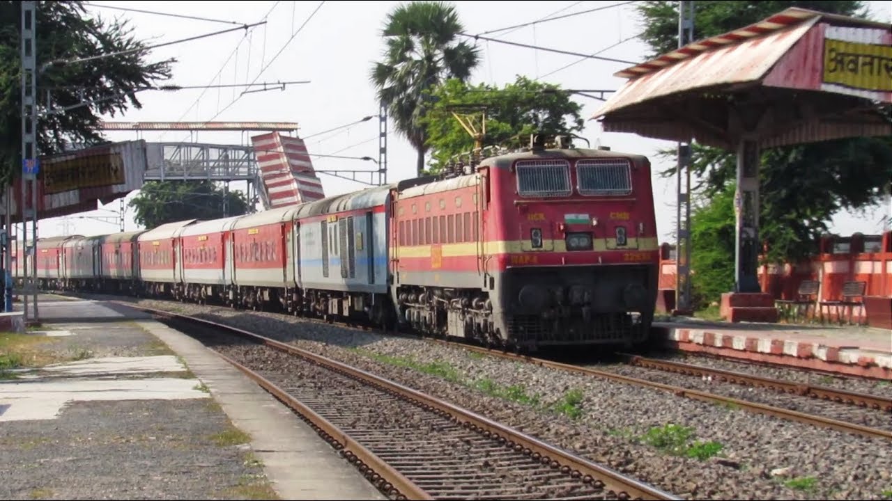12554 VAISHALI SF EXPRESS || New Delhi - Barauni Junction !! - YouTube