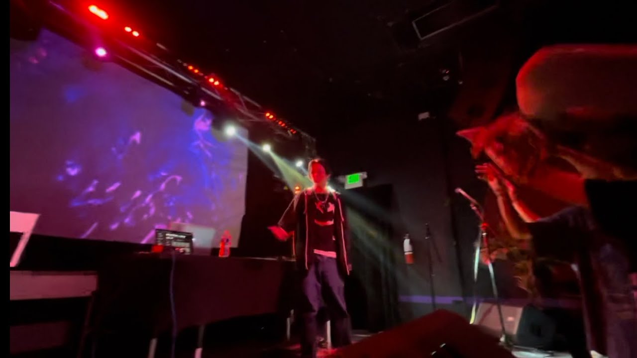 Mark Lunn - MISSING (Live At “Opposite Show”) - YouTube