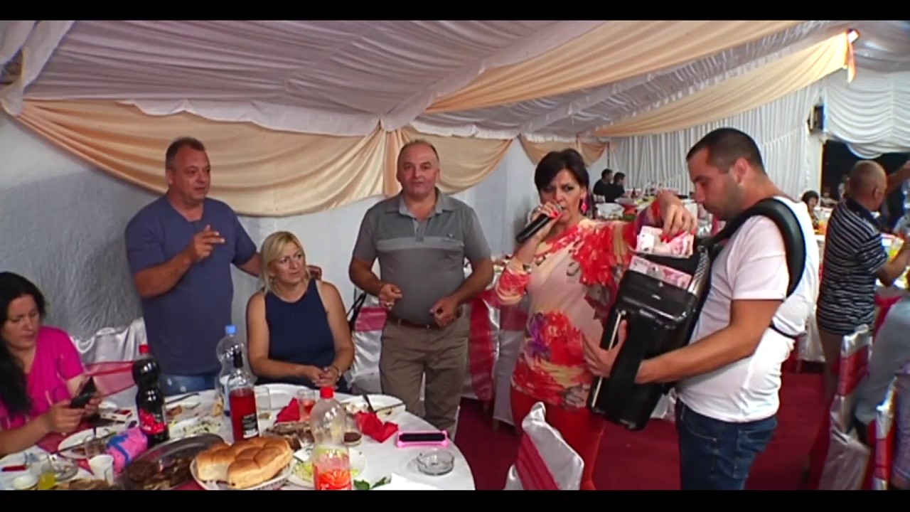 Igor Cosic Giga i Milica Spasojevic - krstenje kod Gite -Selevac- - YouTube