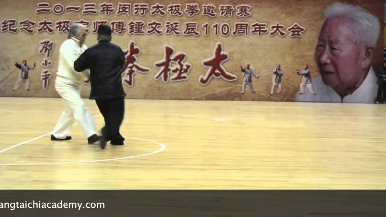 Fu Sheng Yuan and Fu Qing Quan - Yang Family Tai Chi Push Hands - YouTube