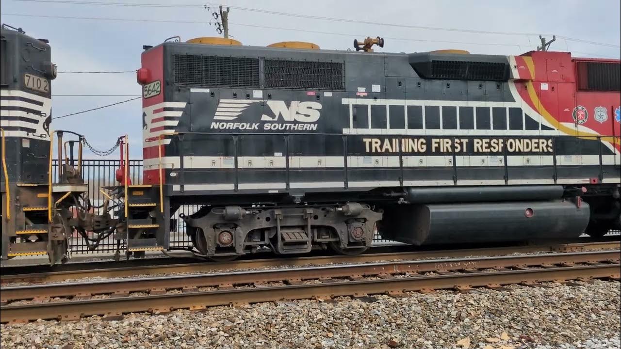 P71 with NS #7102 GP 60 & NS # 5642 Training First Responders Heritage Unit in Hickory NC - YouTube