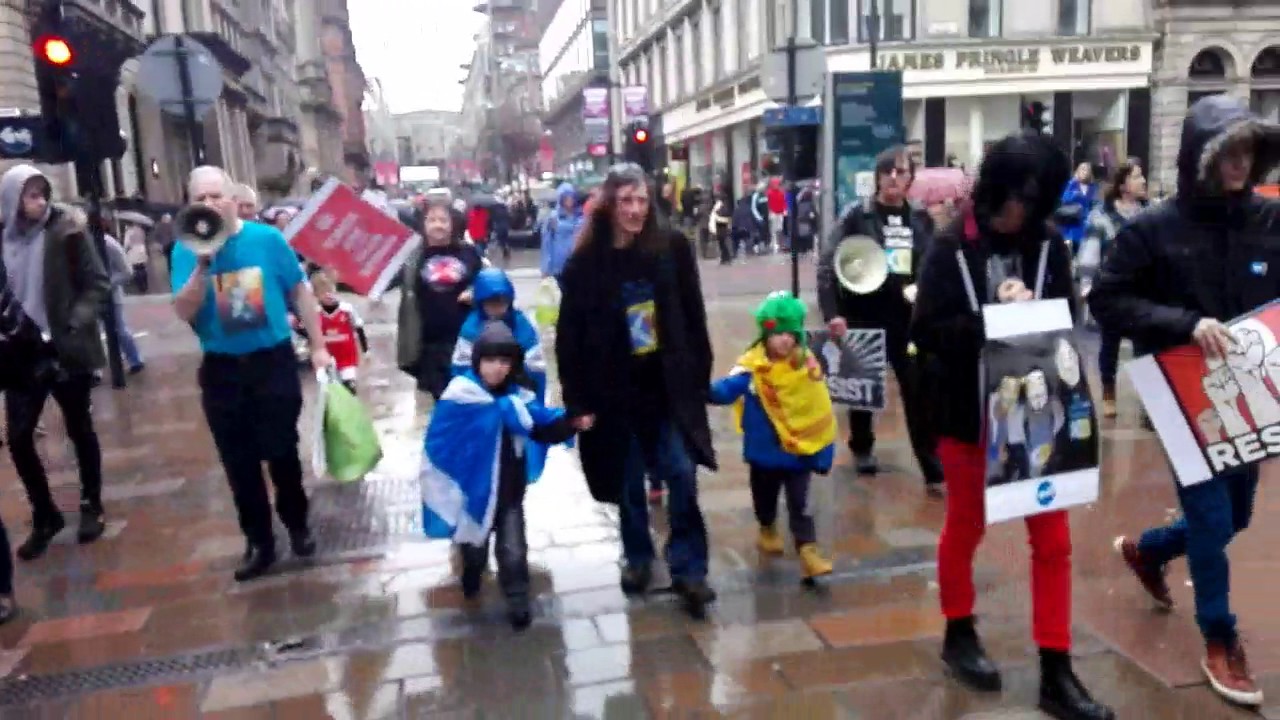 Scottish Resistance Flash Mob for Scottish Independence - YouTube