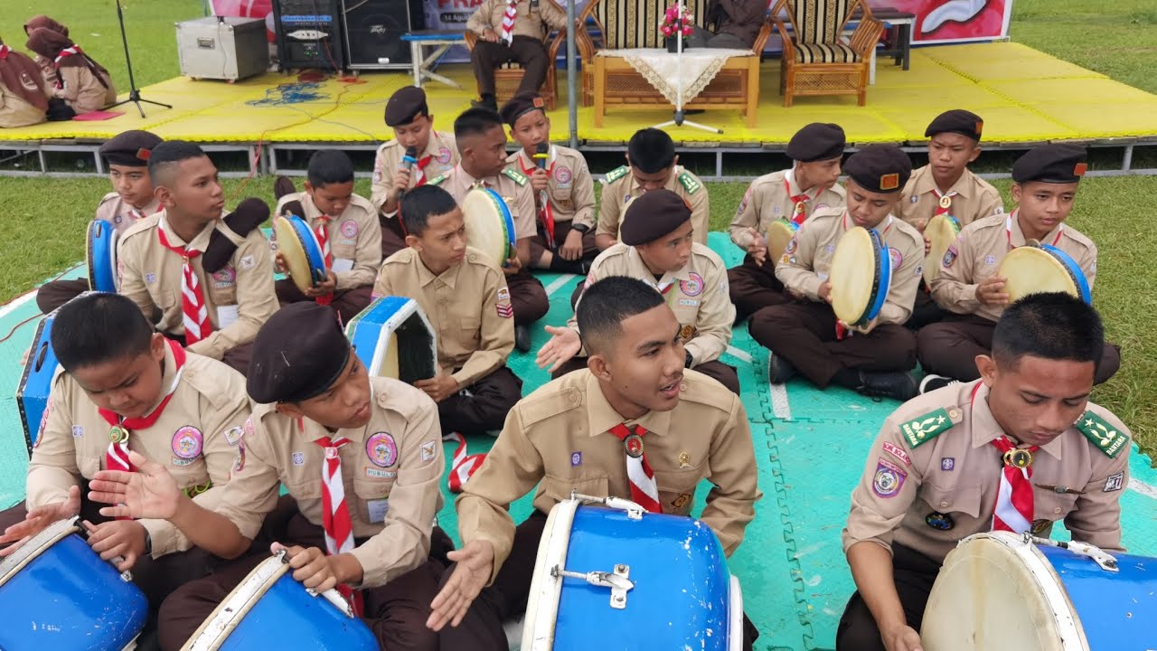 Penampilan Hadroh Pesantren Hubulo pada Upacara Perkemahan Santri ...