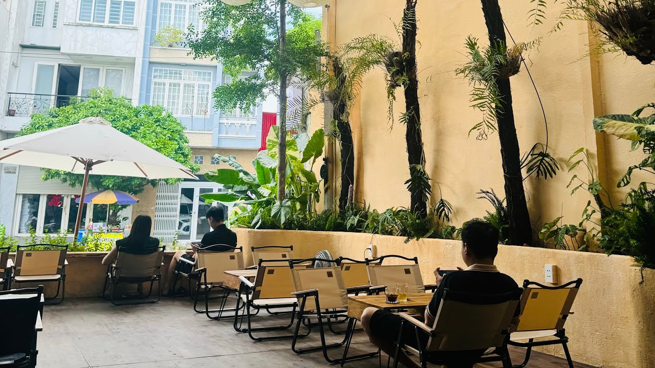 Airy space with tropical-style cafes - YouTube