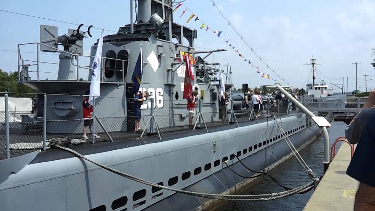 USS Silversides - Starting the Engines - YouTube