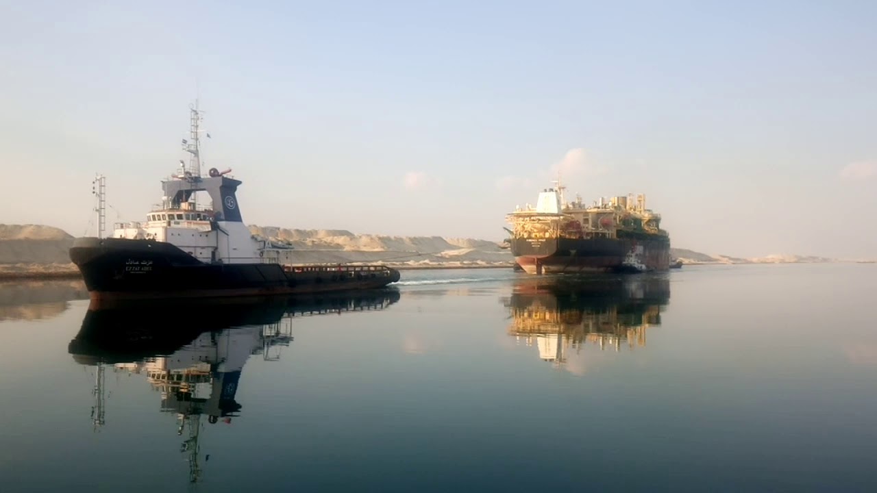 عبور سفينة تكرير البترول العملاقة FIRENZE FPSO مقطورة - YouTube