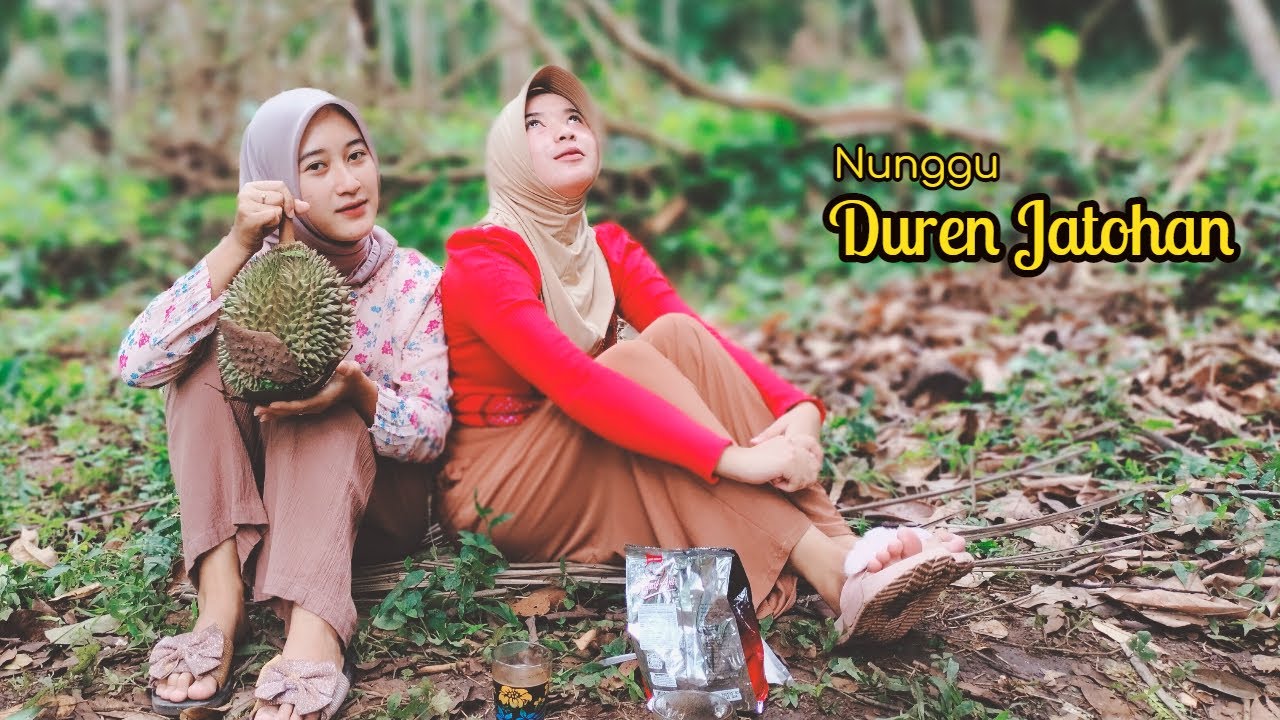 Hebat Gadis Desa Cantik Ini Nekat Ke Gunung Untuk Berburu Duren