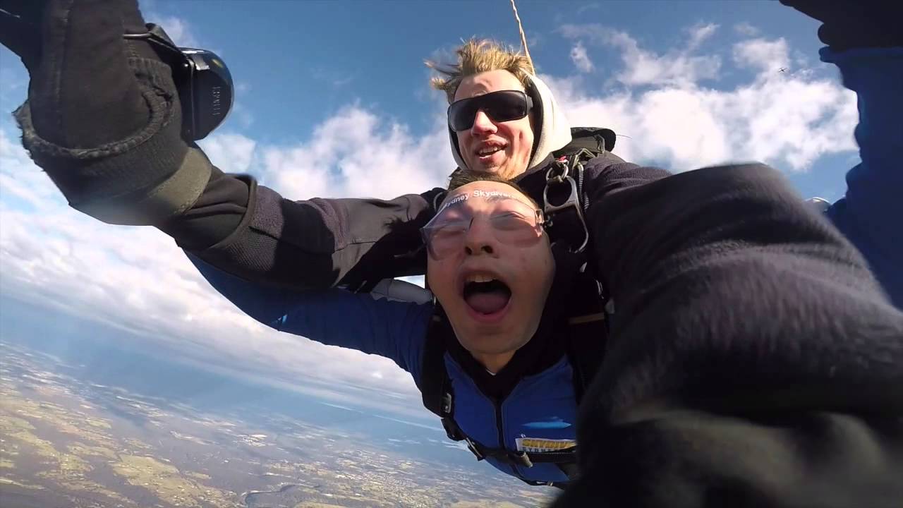 Free falling from an Airplane - YouTube